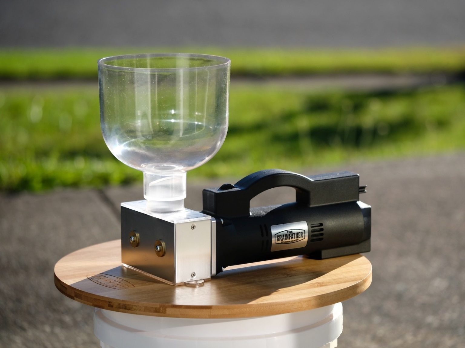 Reasons Every Baking Enthusiast Needs A Grain Grinder And How To Choose ...